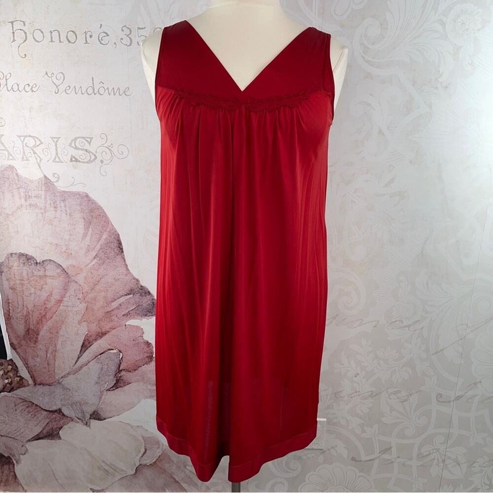 Vanity Fair Vintage Red Nightgown Silky Size Medium - Gem